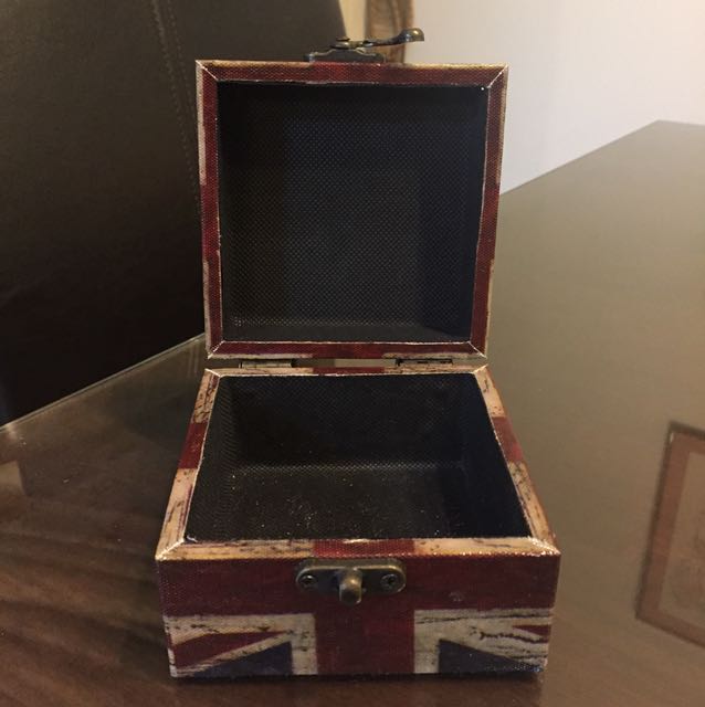Union Jack Box, Hobbies & Toys, Memorabilia & Collectibles, Vintage ...