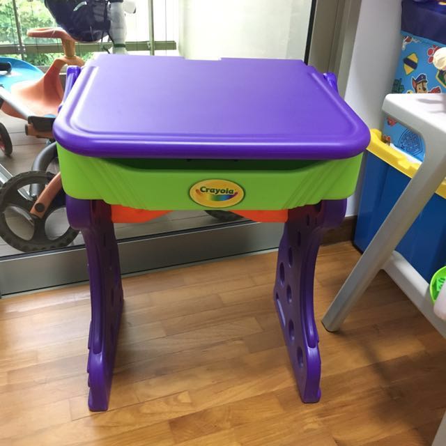 Crayola Easel Board with Stool, Babies & Kids, Baby Nursery & Kids ...