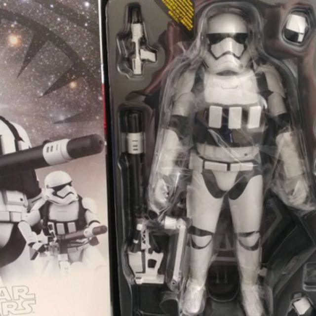 First Order Heavy Gunner Stormtrooper Sixth Scale Figure by Hot Toys ...