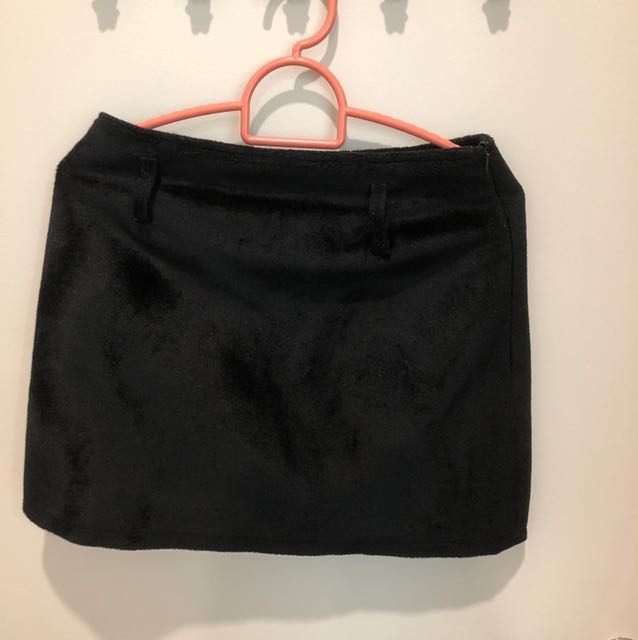 Basic black mini skirt, Women's Fashion, Bottoms, Skirts on Carousell