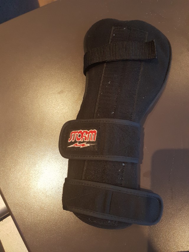 Storm Bowling Wrist Brace, Sports Equipment, Sports & Games, Billiards ...