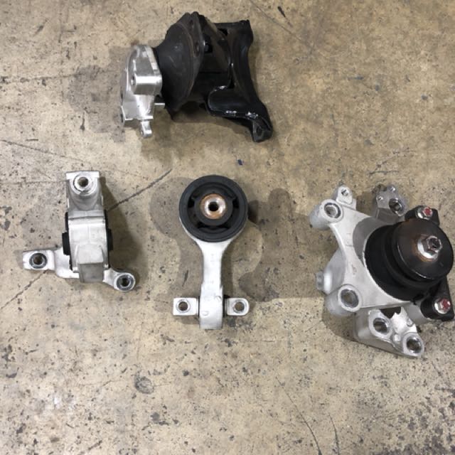 FD2R stock engine mounting., Car Accessories on Carousell