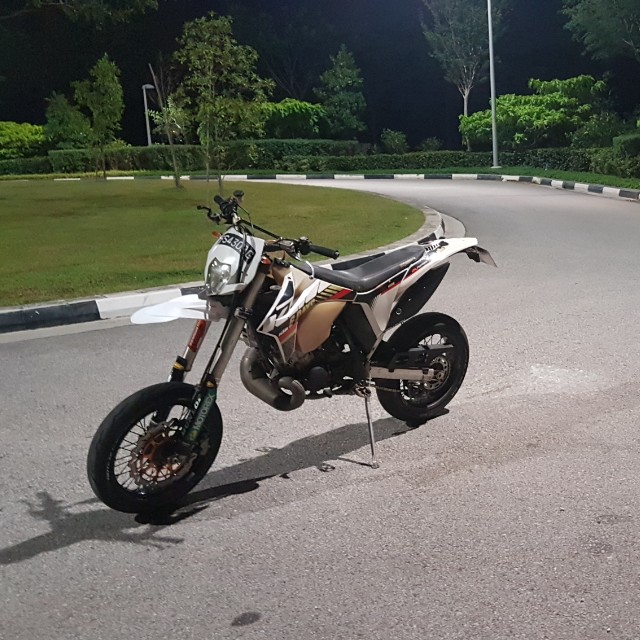 Ktm egs 200, Motorcycles, Motorcycles for Sale, Class 2B on Carousell
