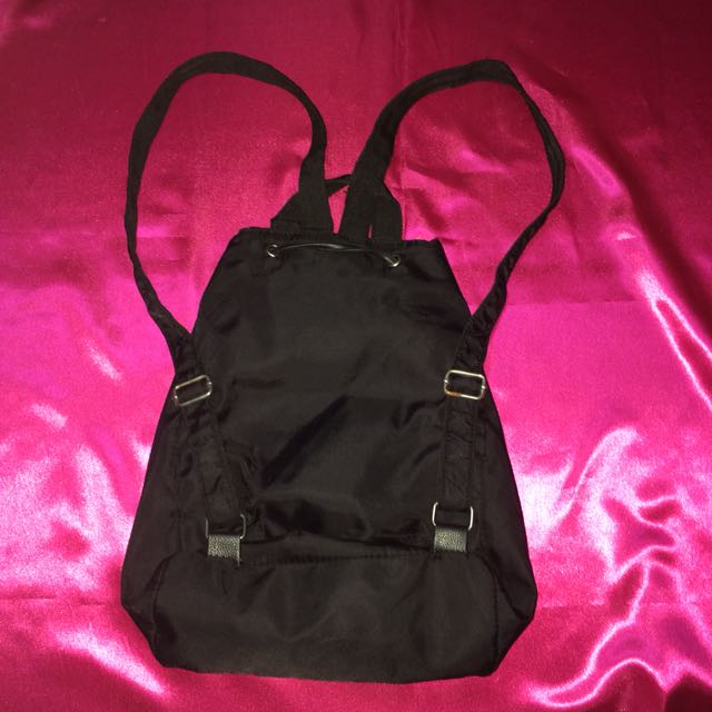 SM GRAB Black Backpack, Women's Fashion, Bags & Wallets, Backpacks on ...