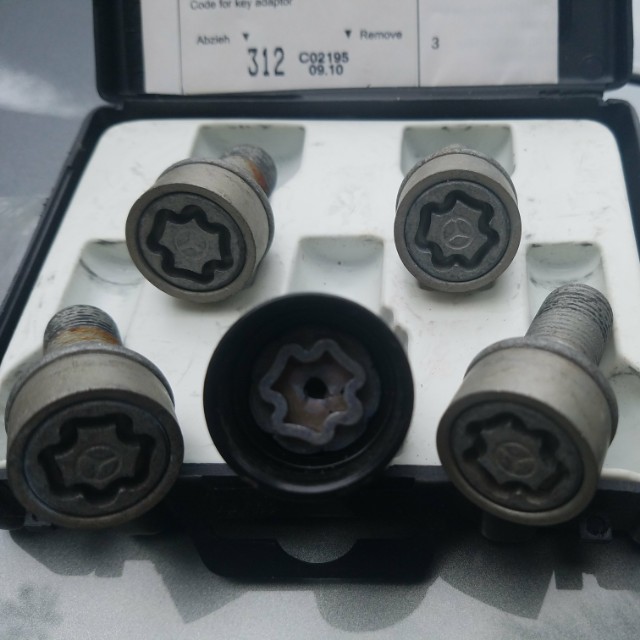 Genuine Mercedes Benz Wheel Lock Set, Car Accessories on Carousell
