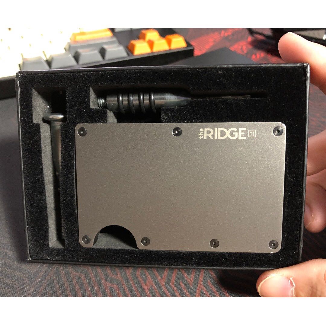 THE RIDGE WALLET - TITANIUM GUNMETAL (RFID BLOCKING), Men's Fashion ...