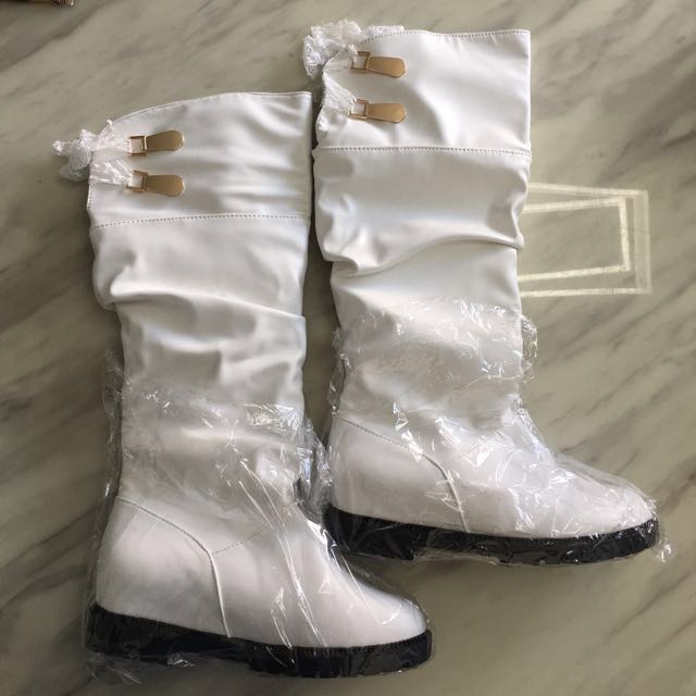White Boots knee high party, Women's Fashion, Footwear, Boots on Carousell