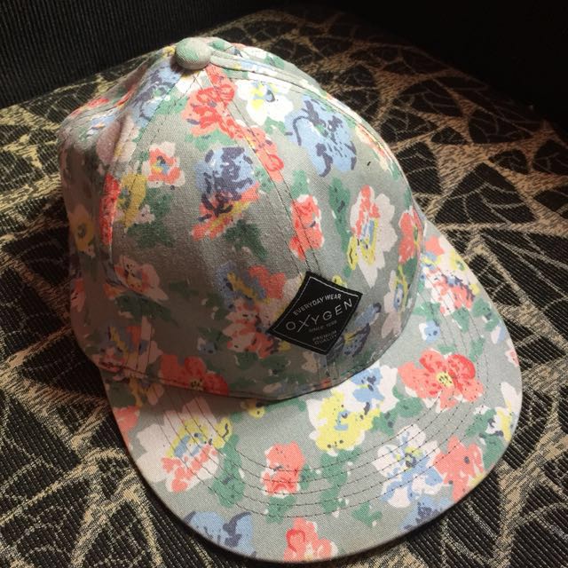 Authentic Oxygen Floral Bull Cap, Men's Fashion, Watches & Accessories ...