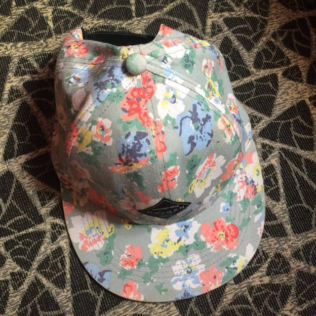 Authentic Oxygen Floral Bull Cap, Men's Fashion, Watches & Accessories ...