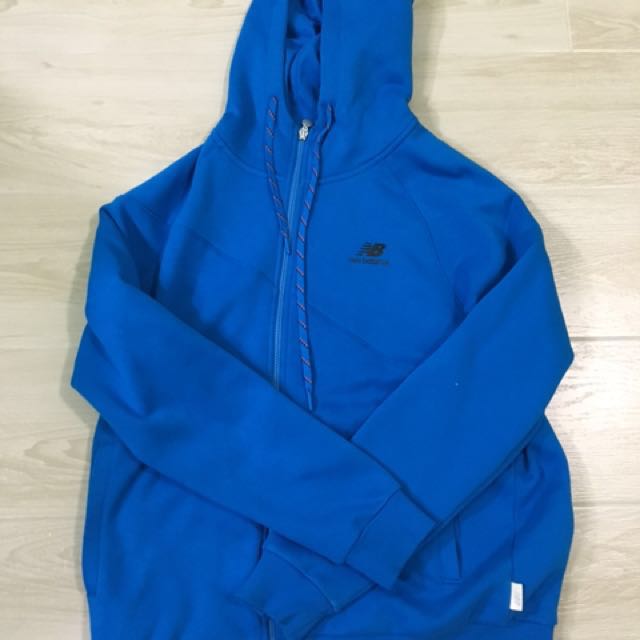 New balance zip up hoodie, 男裝, 外套及戶外衣服 - Carousell