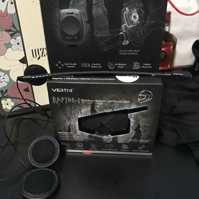 Vertix Raptor -i wireless helmet communicator set, Sports Equipment ...