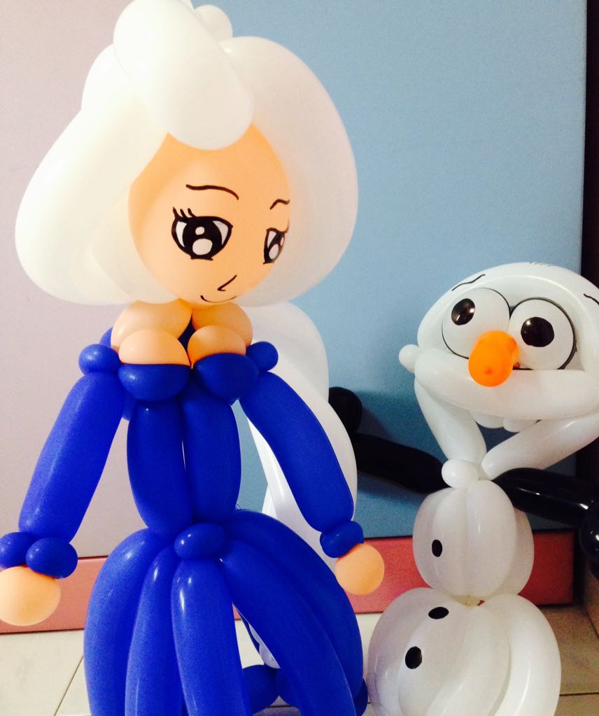 Balloon Elsa, Hobbies & Toys, Stationery & Craft, Occasions & Party Supplies on Carousell
