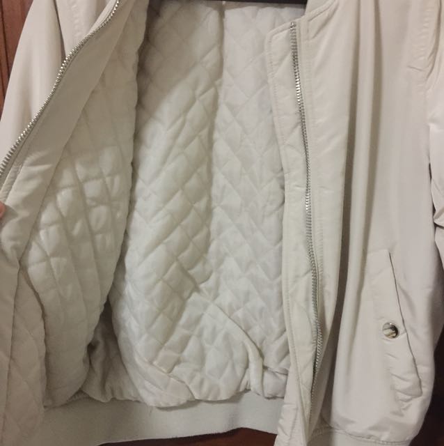 Beige Bomber Jacket, Women's Fashion, Coats, Jackets and Outerwear on Carousell