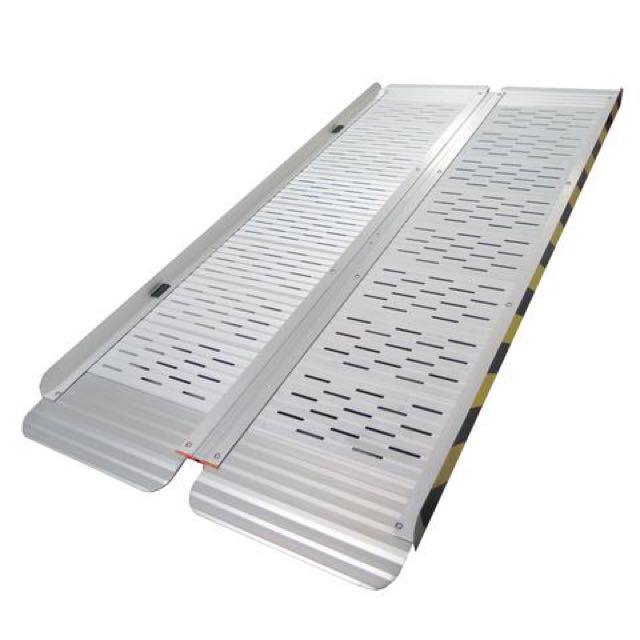 Bi-Fold Aluminum Ramp (6 ft), Everything Else on Carousell