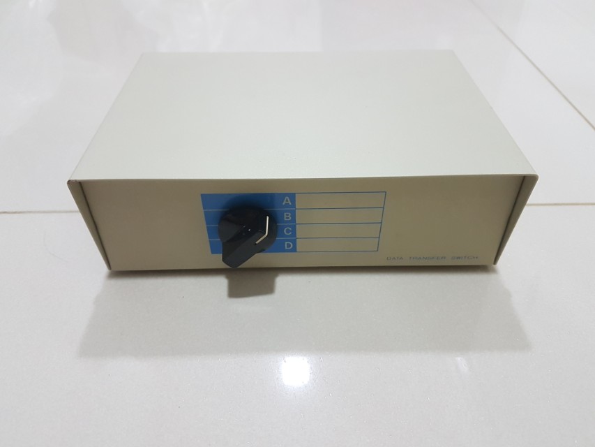 Data transfer switch device. To shared monitor, mouse, keyboard with 4 ...