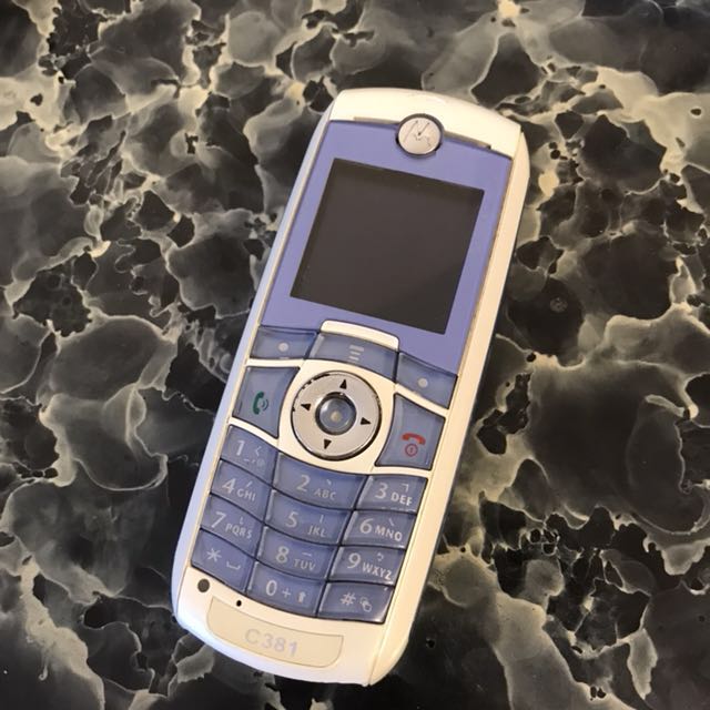 Motorola C381 舊手提電話 (可打電話), 手提電話, 手機, 其他手機 - Carousell