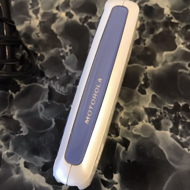 Motorola C381 舊手提電話 (可打電話), 手提電話, 手機, 其他手機 - Carousell