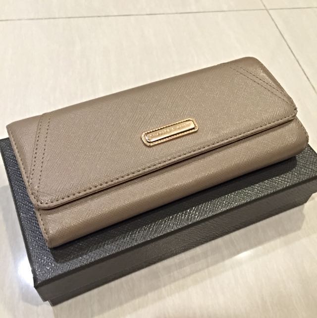 Dompet Original Charles & Keith, Fesyen Wanita di Carousell