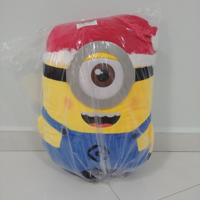 JUMBO Christmas minion huggable plush, Hobbies & Toys, Toys & Games on ...