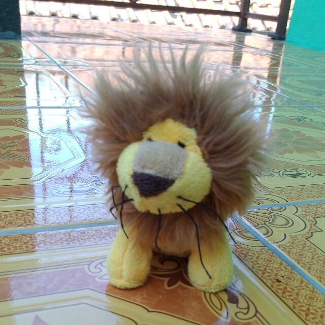 Original National University of Singapore (NUS) Linus lion keychain ...