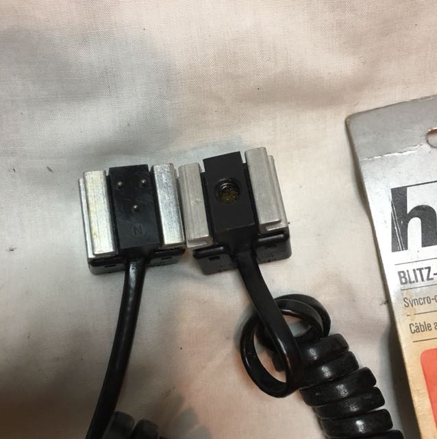 FLASH TO CAMERA CABLE, Photography, Video Cameras on Carousell