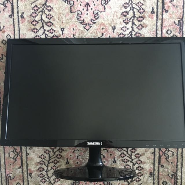 Samsung monitor, Computers & Tech, Desktops on Carousell