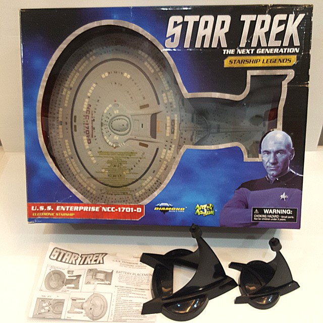 Star Trek Diamond Select Toys U.S.S Enterprise NCC-1701-D + TS Hobbies ...