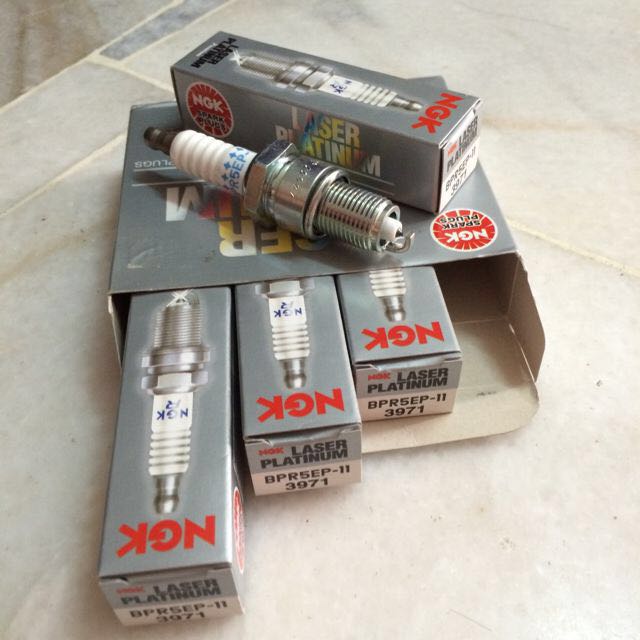 ORIGINAL BPR5EP-11 NGK (3971) Laser Platinum Spark Plug TOYOTA Unser 1. ...
