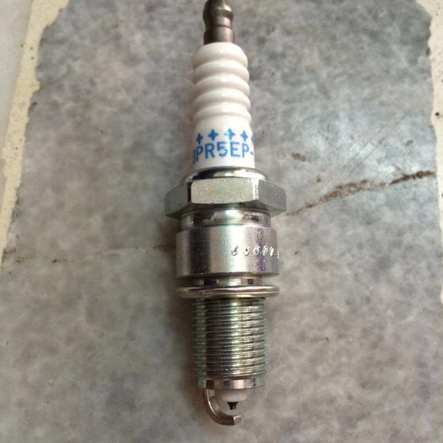 ORIGINAL BPR5EP-11 NGK (3971) Laser Platinum Spark Plug TOYOTA Unser 1. ...