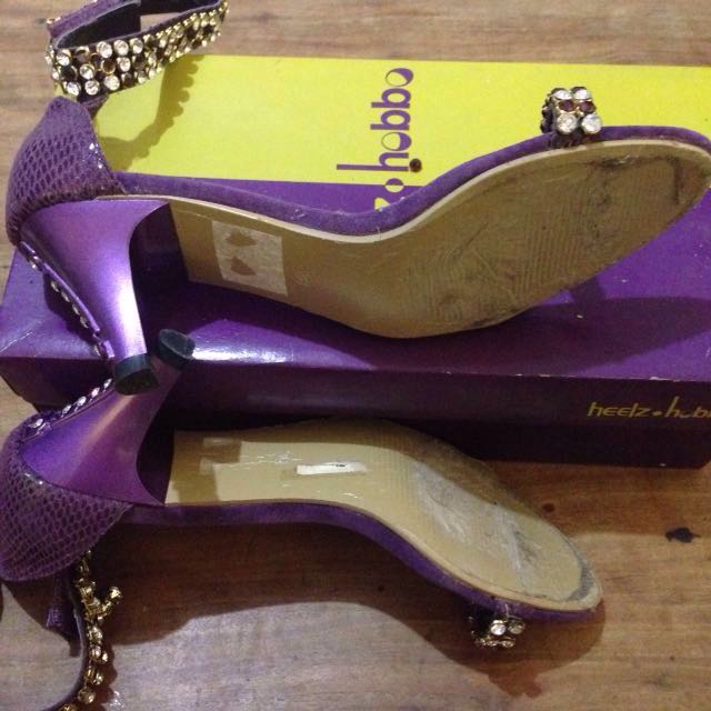 Original heelz hobbo on Carousell