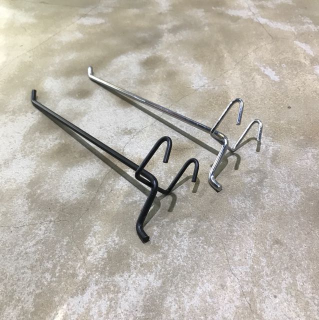 Wire Mesh Hook (Chrome / Black), Everything Else on Carousell