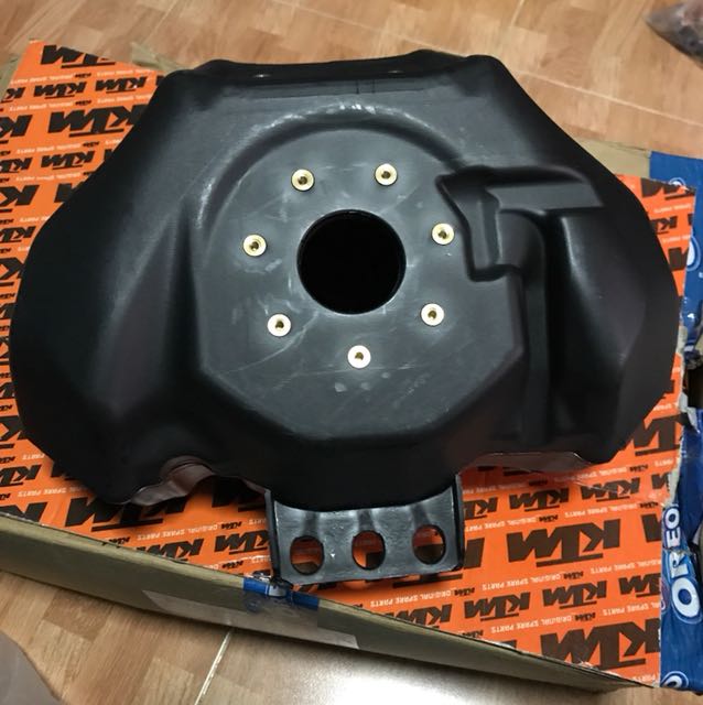 Ktm Duke Fuel Tank, Motorcycles, Motorcycle Accessories on Carousell