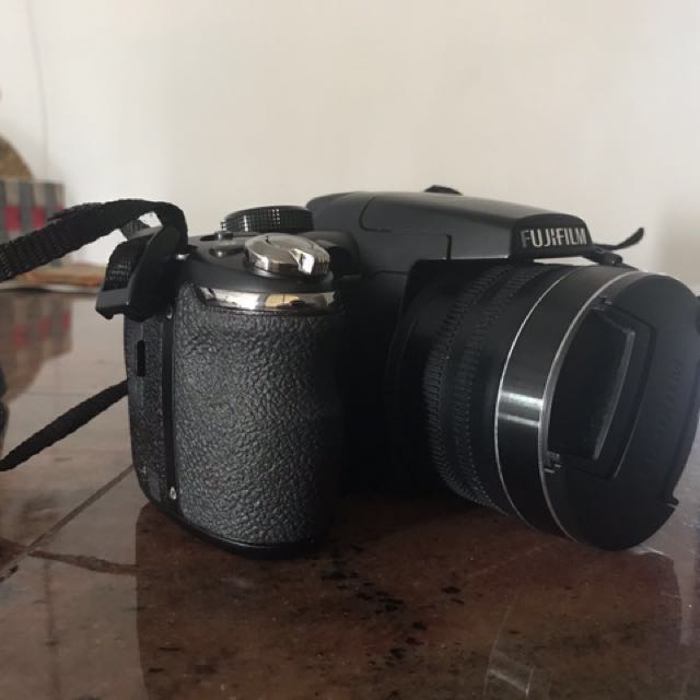 Fujifilm FinePix S4900, Photography, Cameras on Carousell