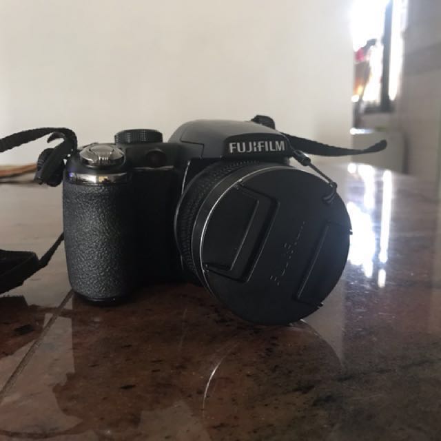 Fujifilm FinePix S4900, Photography, Cameras on Carousell