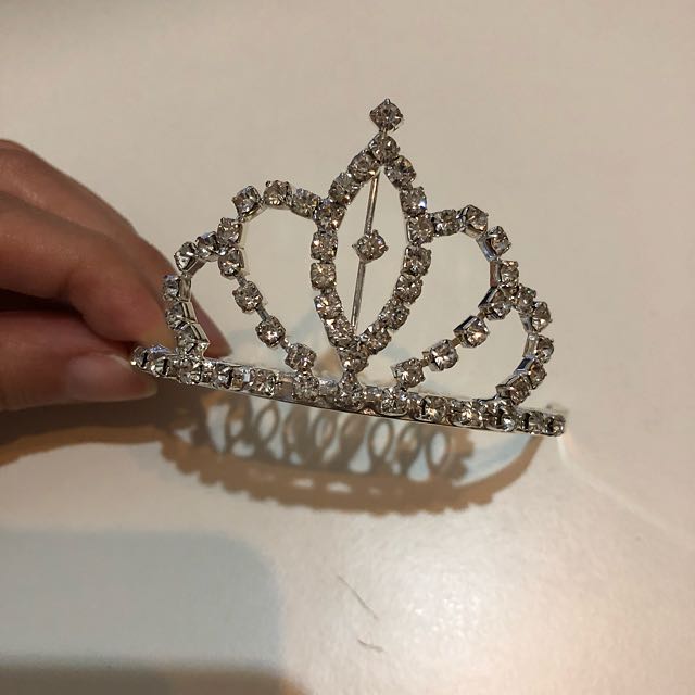 Mini princess tiara (for Audrey Hepburn dress code), Women's Fashion ...