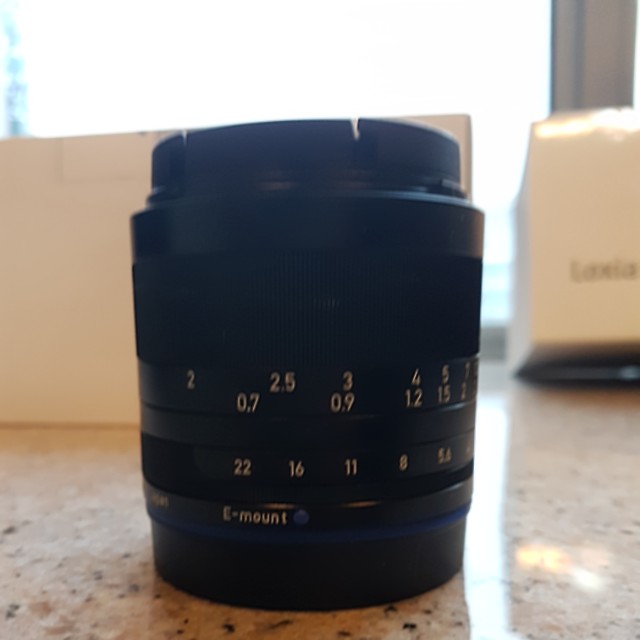 ZEISS Loxia 50mm F2 Sony Alpha lens, Mobile Phones & Gadgets, Mobile ...