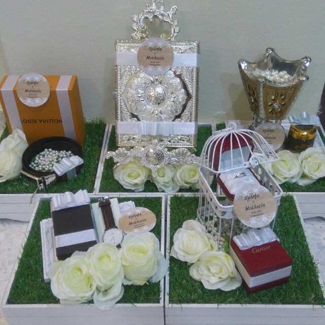Dulang Gubahan Hantaran / Wedding Gift Trays, Hobbies & Toys ...