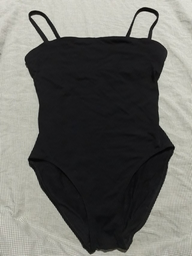 Simple one piece swimsuit, Women's Fashion, Swimwear, Bikinis ...