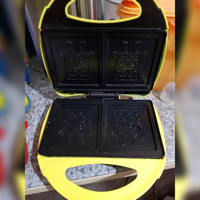 Spongebob sandwich maker, TV & Home Appliances, Kitchen Appliances ...