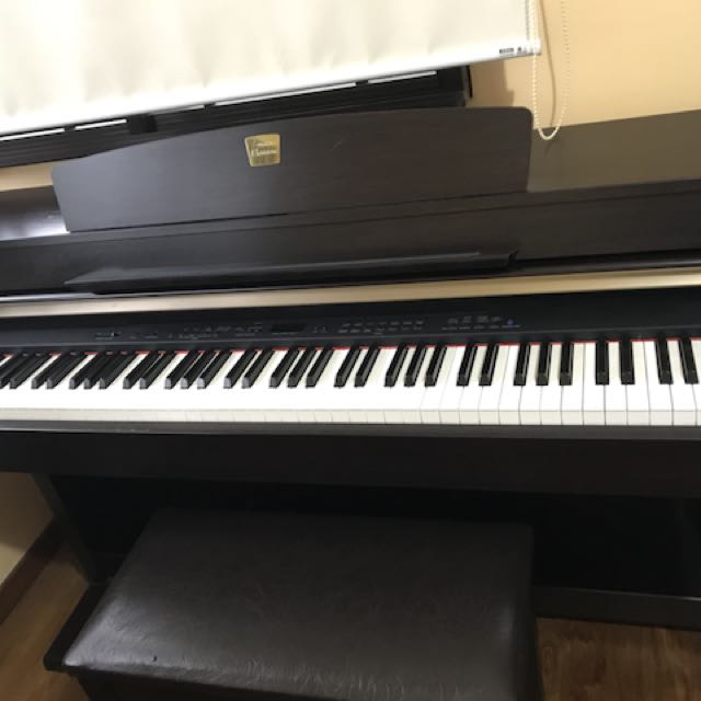Yamaha Clavinova Digital CLP-330, Hobbies & Toys, Music & Media, Musical Instruments on Carousell