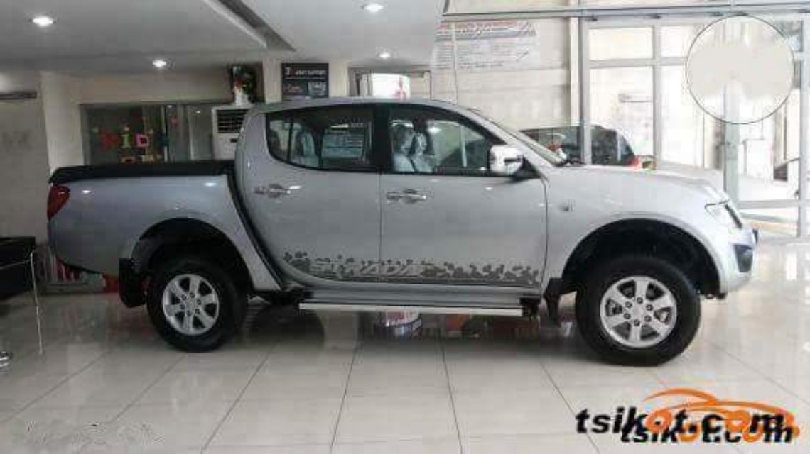 Mitsubishi strada triton SE sticker decals ORIGINAL, Car Parts ...