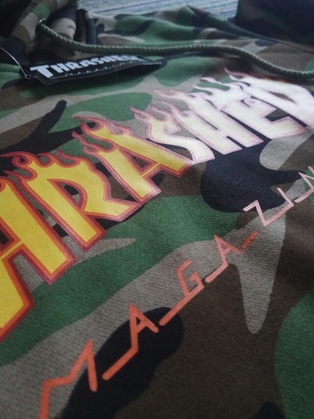 HOODIE THRASHER CAMO FLAME LOGO FIRE, Fesyen Pria, Pakaian di Carousell