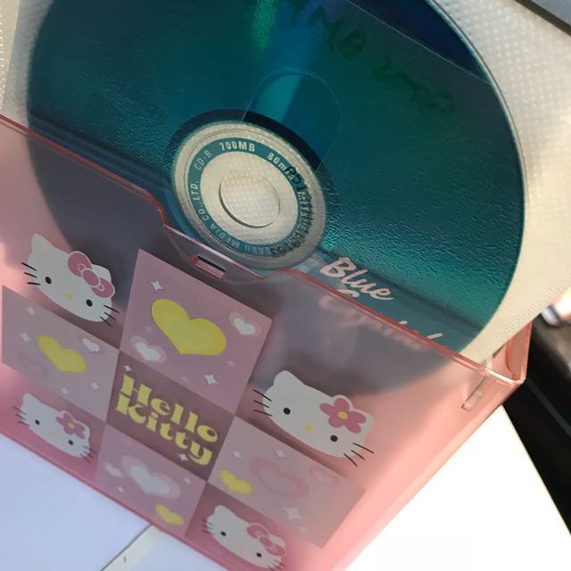Hello Kitty Disc holder, 興趣及遊戲, 旅行, 旅遊 - 旅行必需品及用品 - Carousell