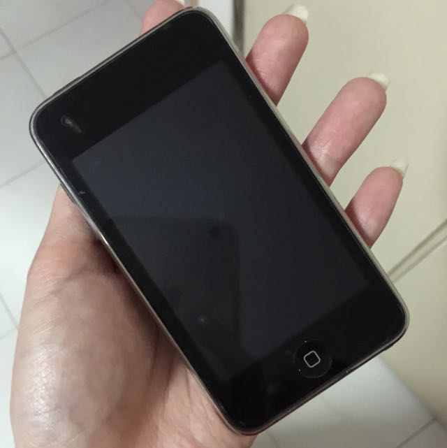 iPod Gen 2 (8GB), Computers & Tech, Parts & Accessories, Networking on ...