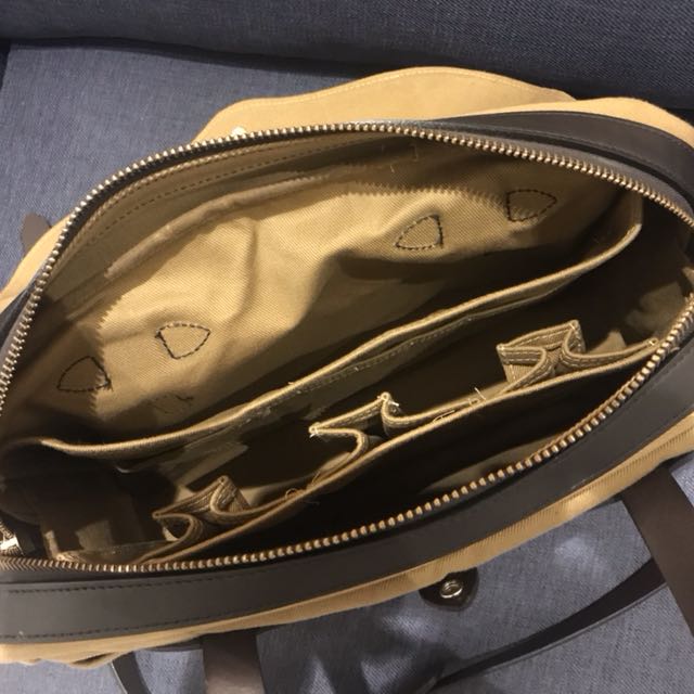 Filson 257 Briefcase Computer Bag (Tan), Men's Fashion, Bags ...