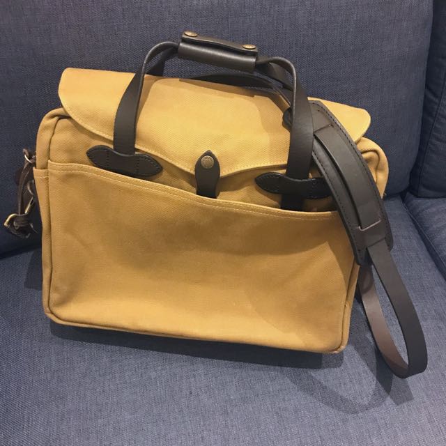 Filson 257 Briefcase Computer Bag (Tan), Men's Fashion, Bags ...