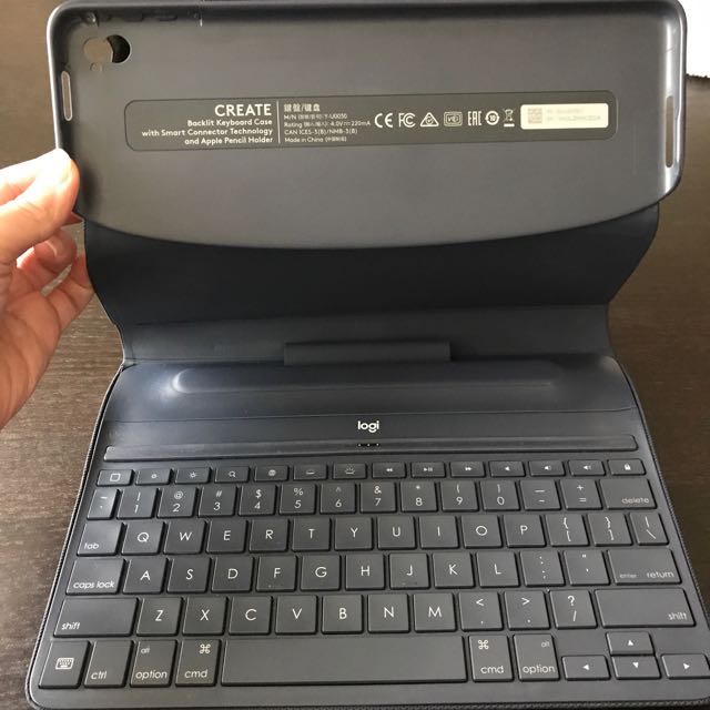 Logitech Create backlit keyboard case (iPad Pro 9.7inch), Computers ...