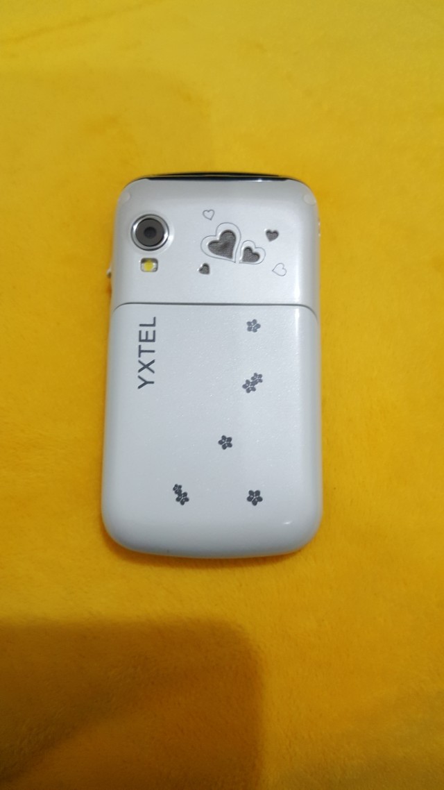 Pretty Blue Flip Phone, Mobile Phones & Gadgets, Mobile Phones, Early ...