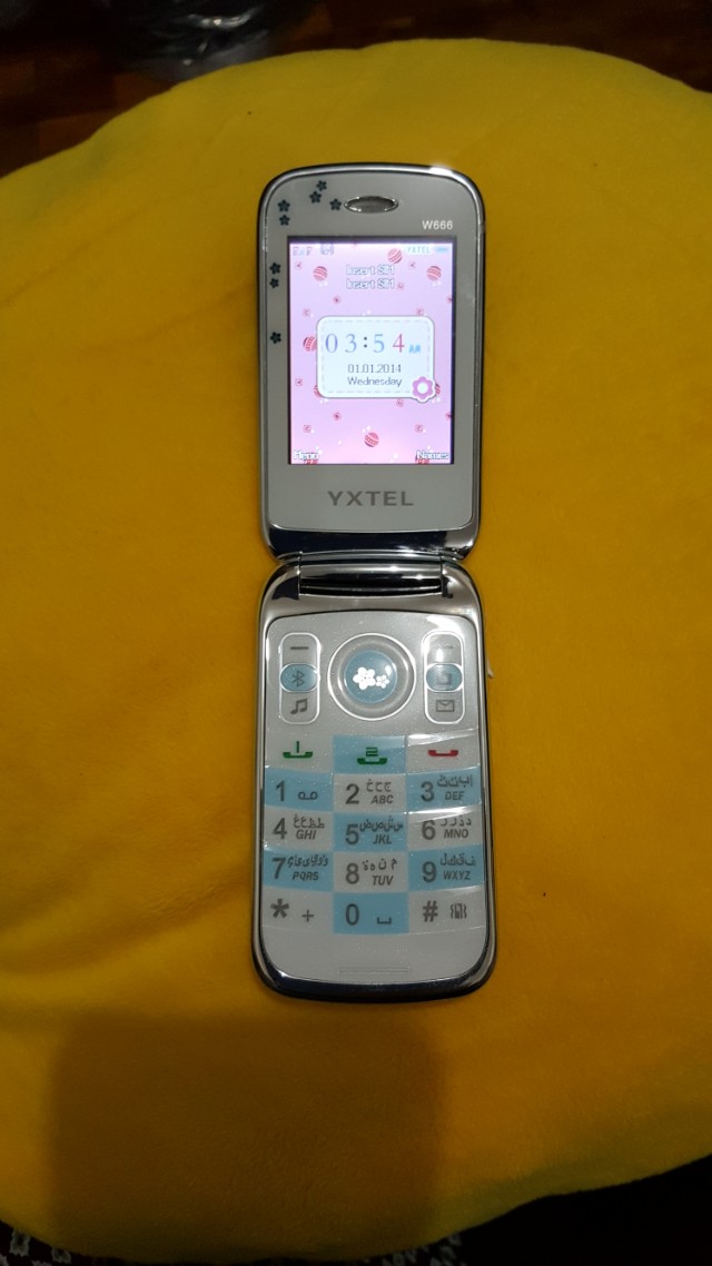 Pretty Blue Flip Phone, Mobile Phones & Gadgets, Mobile Phones, Early ...