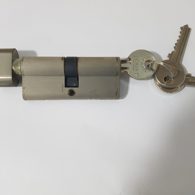 Main door lock set with 3 keys, Furniture & Home Living, Home Decor ...